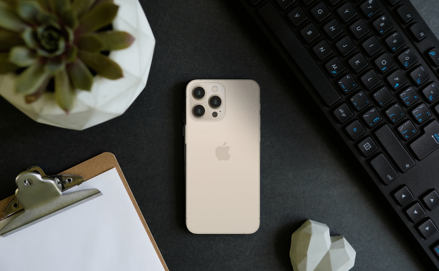 iPhone 13 Pro & Pro Max Colours 🎨 Find the Best Shade