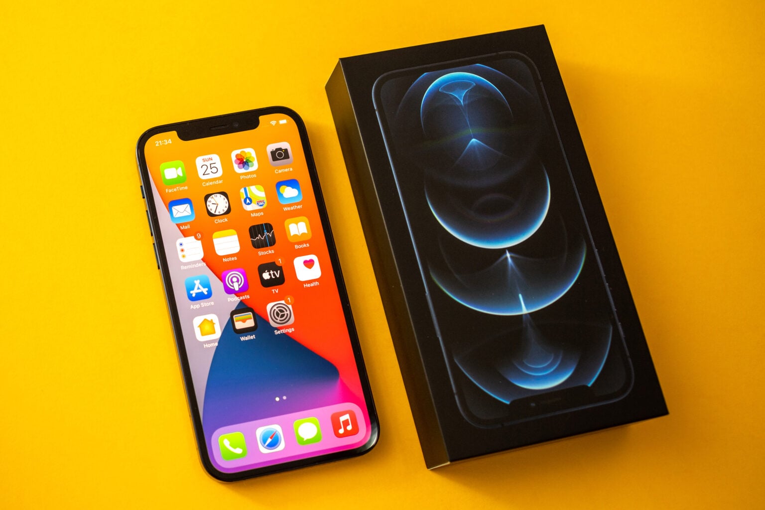 iPhone 12 Pro Max Colours 🎨 Find the Best Shade for Your Style & Value